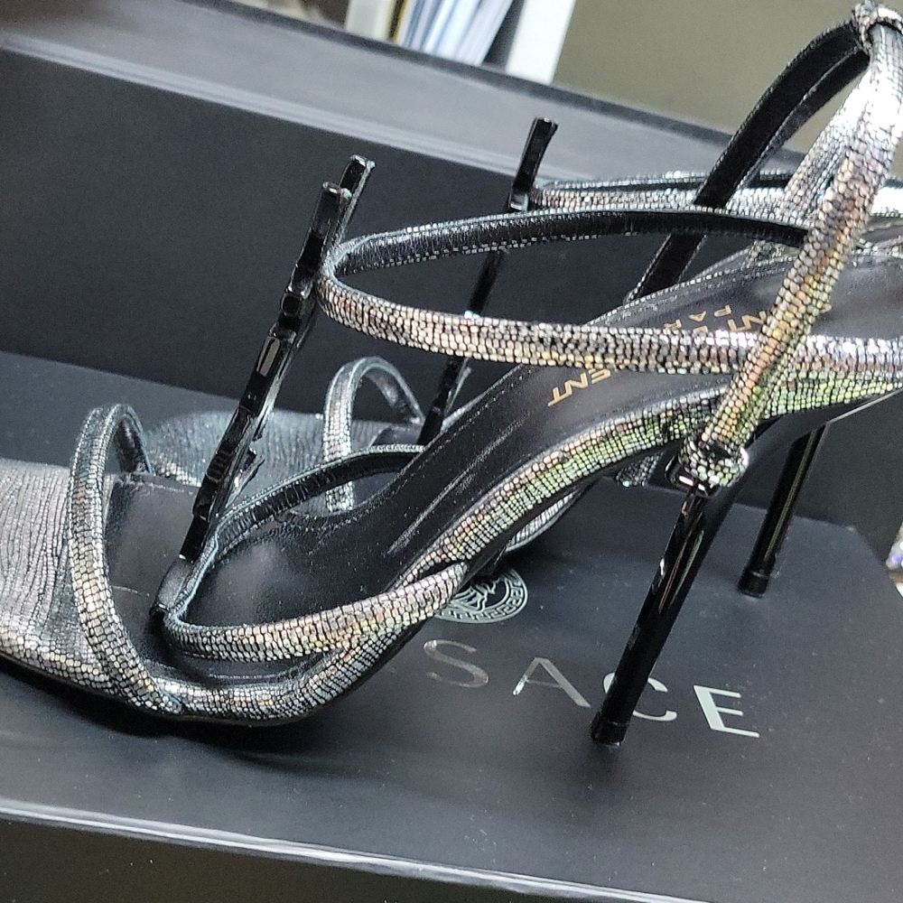 Authentic Ysl Cassandra Heels - Gem